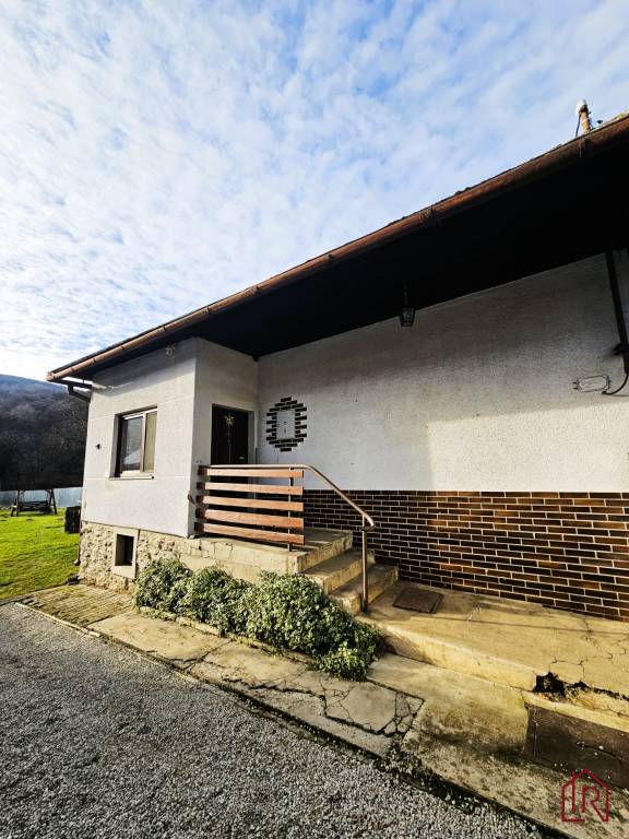 reality REALITES.SK > byty domy predaj prenájom pozemky chaty novostavby